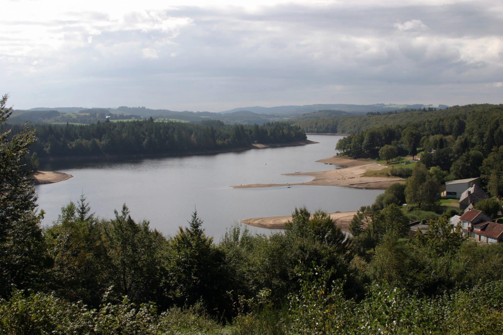 Lac De Bort Les Orgues - Grand Lac Public - La Corrèze (19 ...